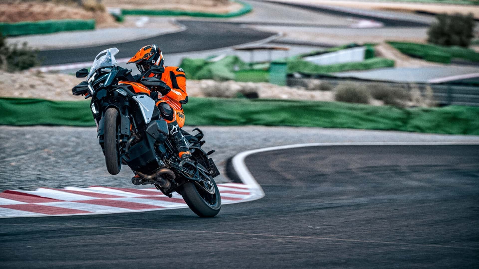 KTM’s ludicrous 'new' 1390 Super Adventure S Evo finally hits the US ...