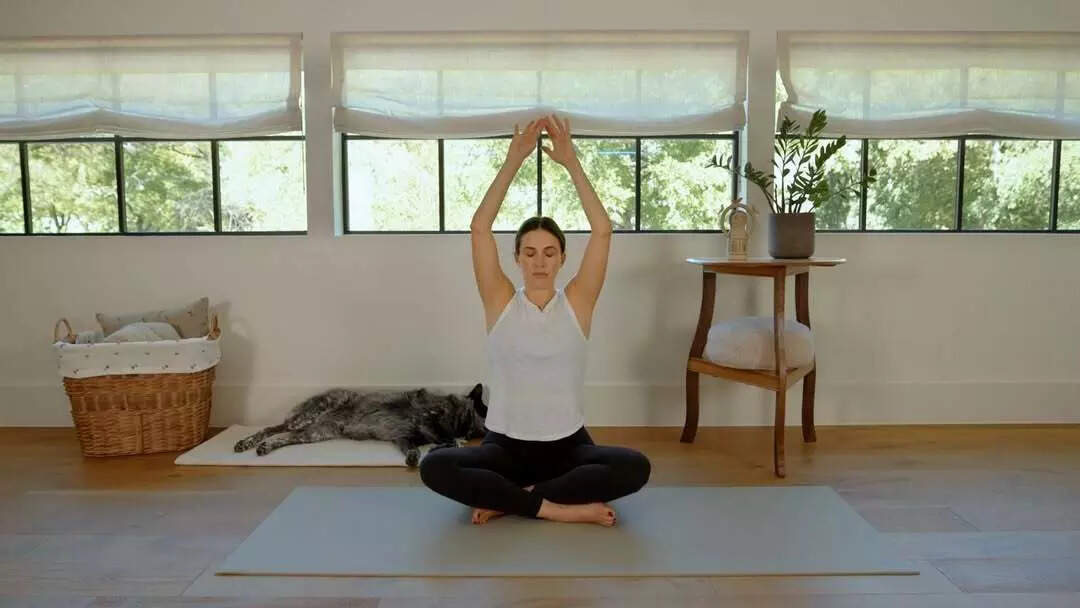 Why yoga instructor Adriene Mishler recommends 20 minutes of gentle ...