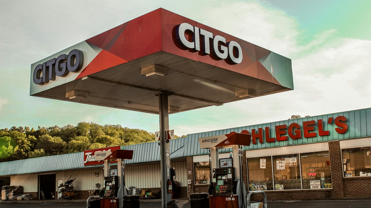 Trump’s Venezuela oil strategy throws Citgo auction into uncertainty