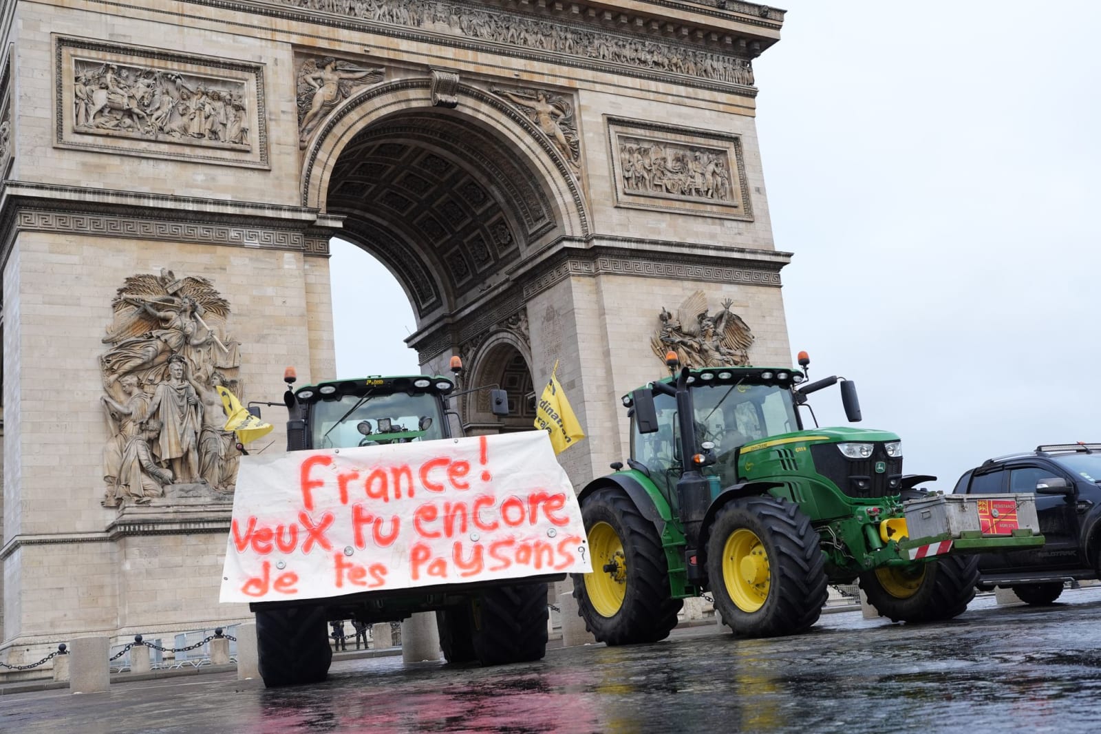 French farmers drive tractors to Paris to protest EU–Mercosur deal