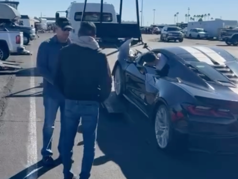 C8 Corvette ZR1 slams into a wall during drag race with Nissan GT-R ...