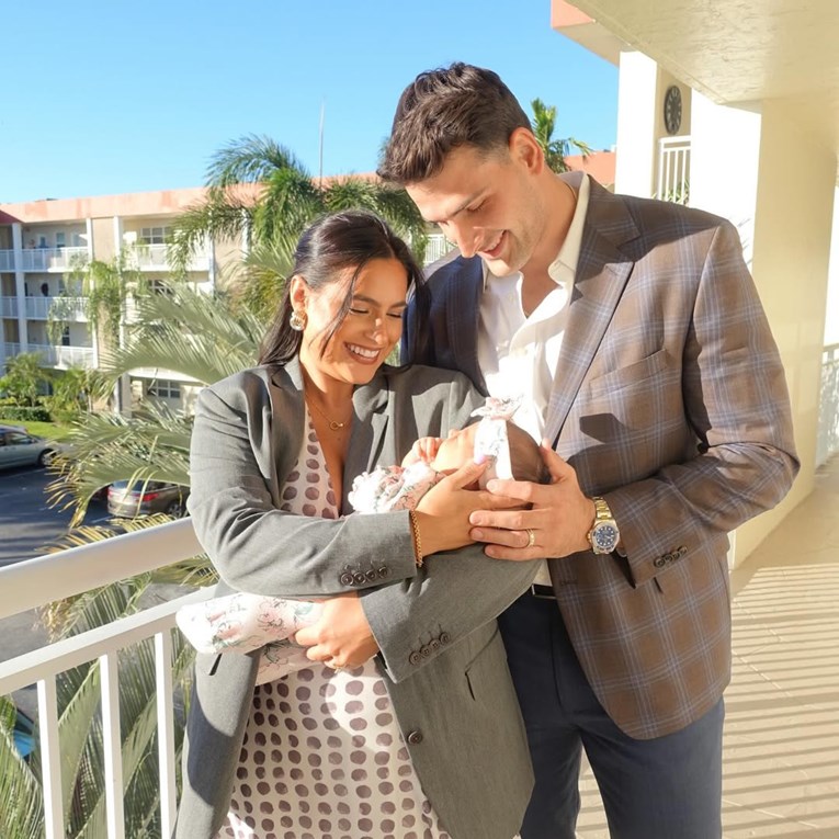 A new dad’s unfiltered take on pregnancy and birth went viral