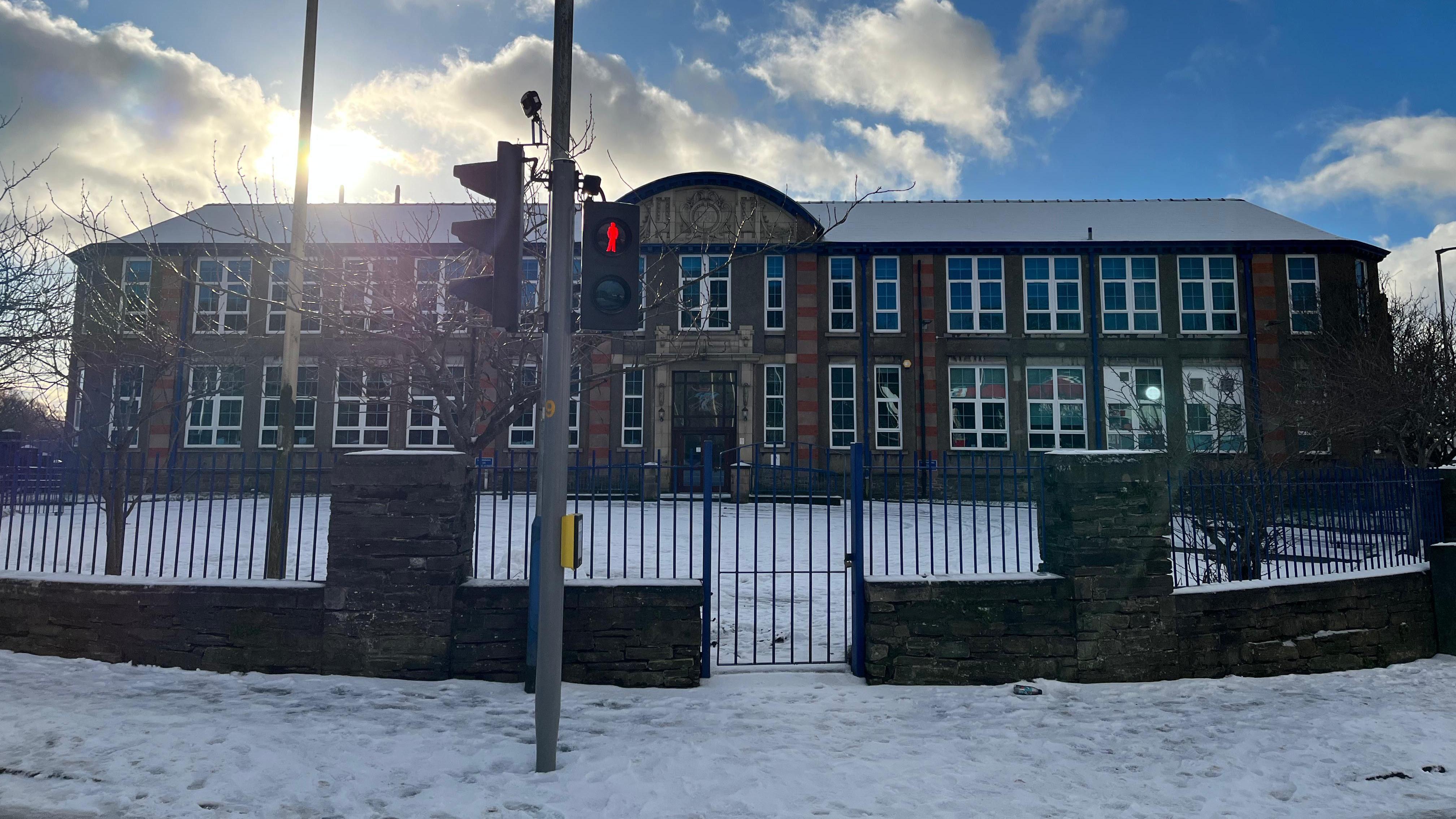 Criticism of 'late' snow school closure decision