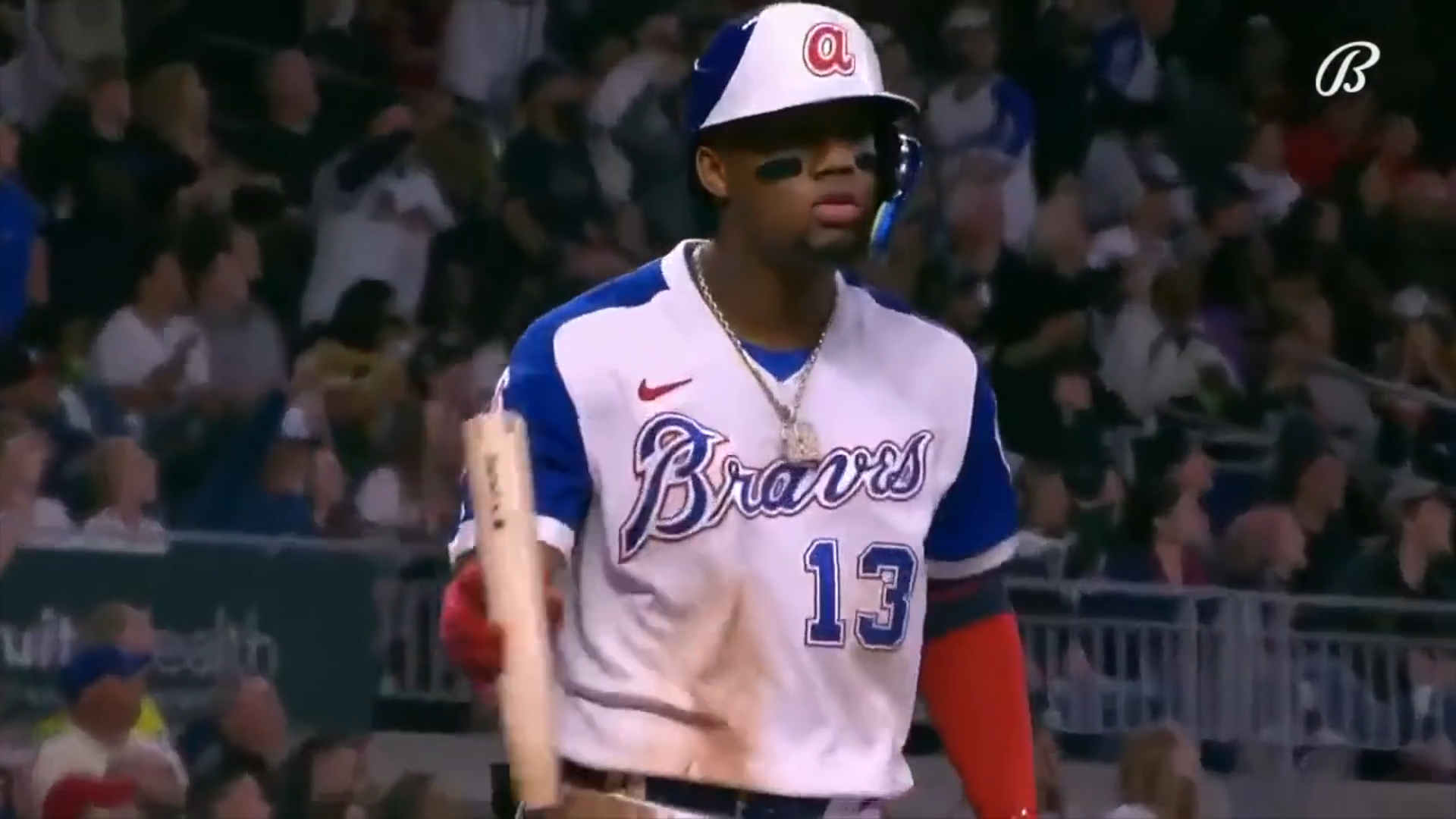 How Ronald Acuña hit a home run from one knee