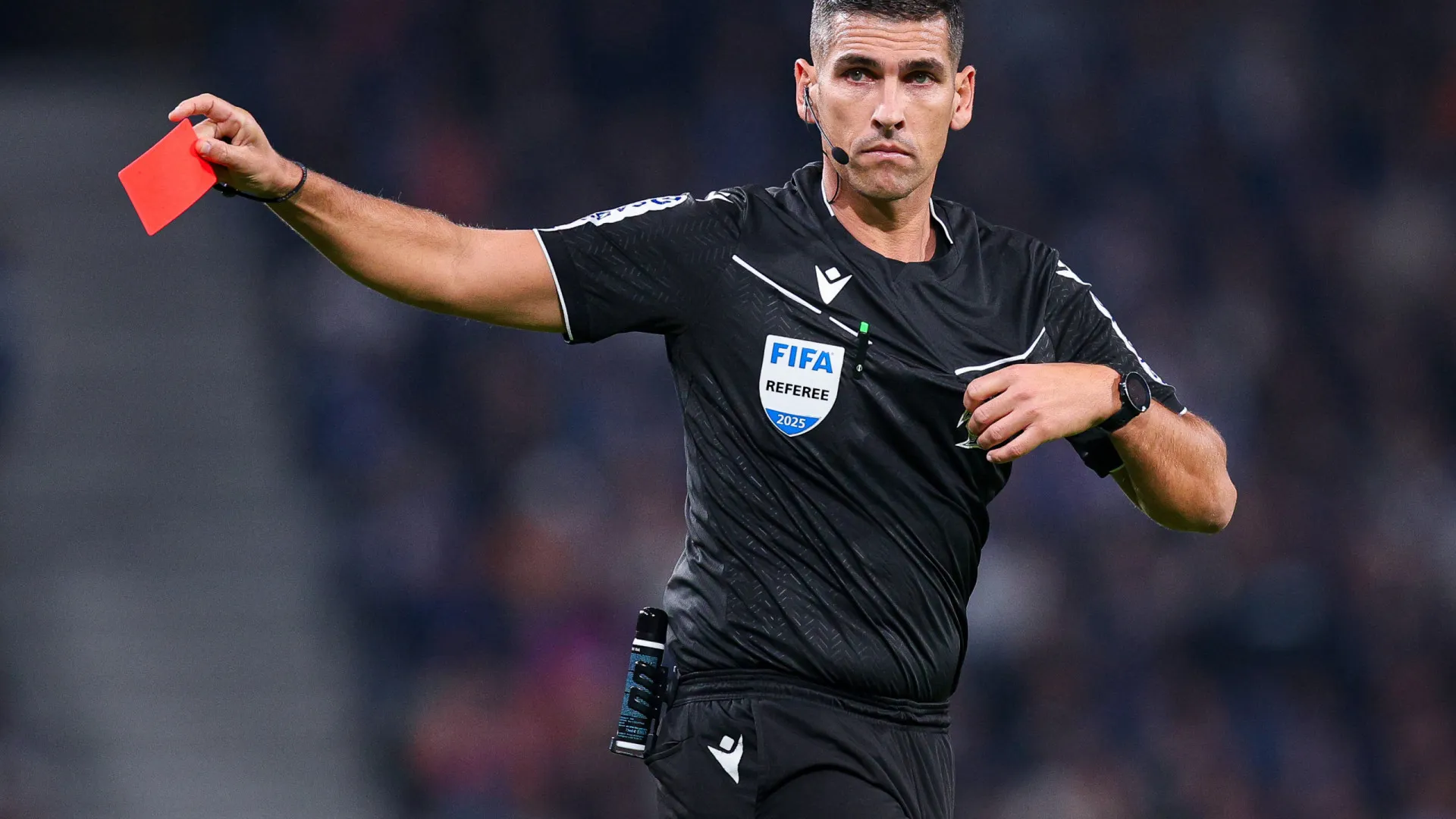 Veríssimo de volta ao Dragão. Já há árbitro para o FC Porto-Benfica