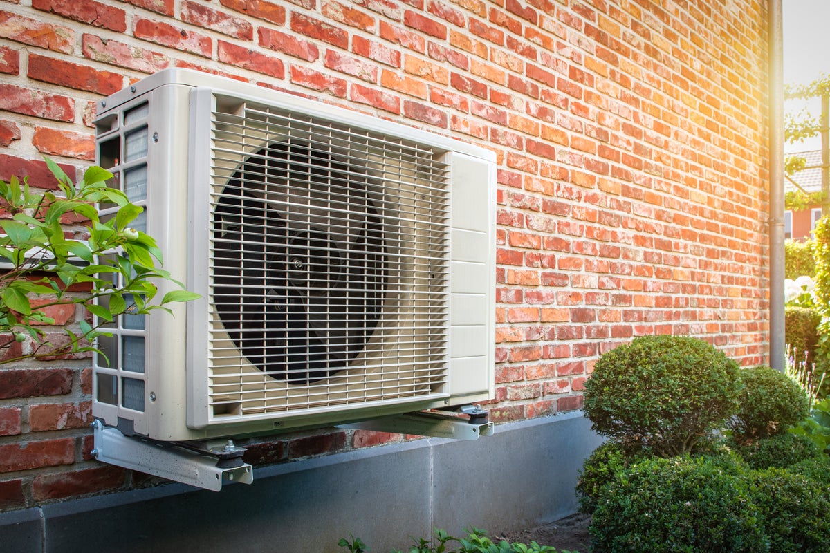 Gas boiler vs heat pump: which is right for your home?