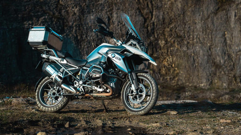 10 best sport-touring motorcycles that blend speed and comfort