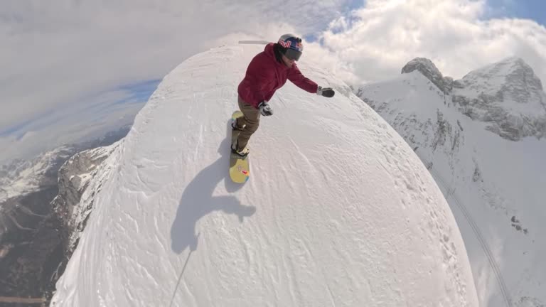Georgii traverses 350m 'tightrope' course on top of the Italian Alps