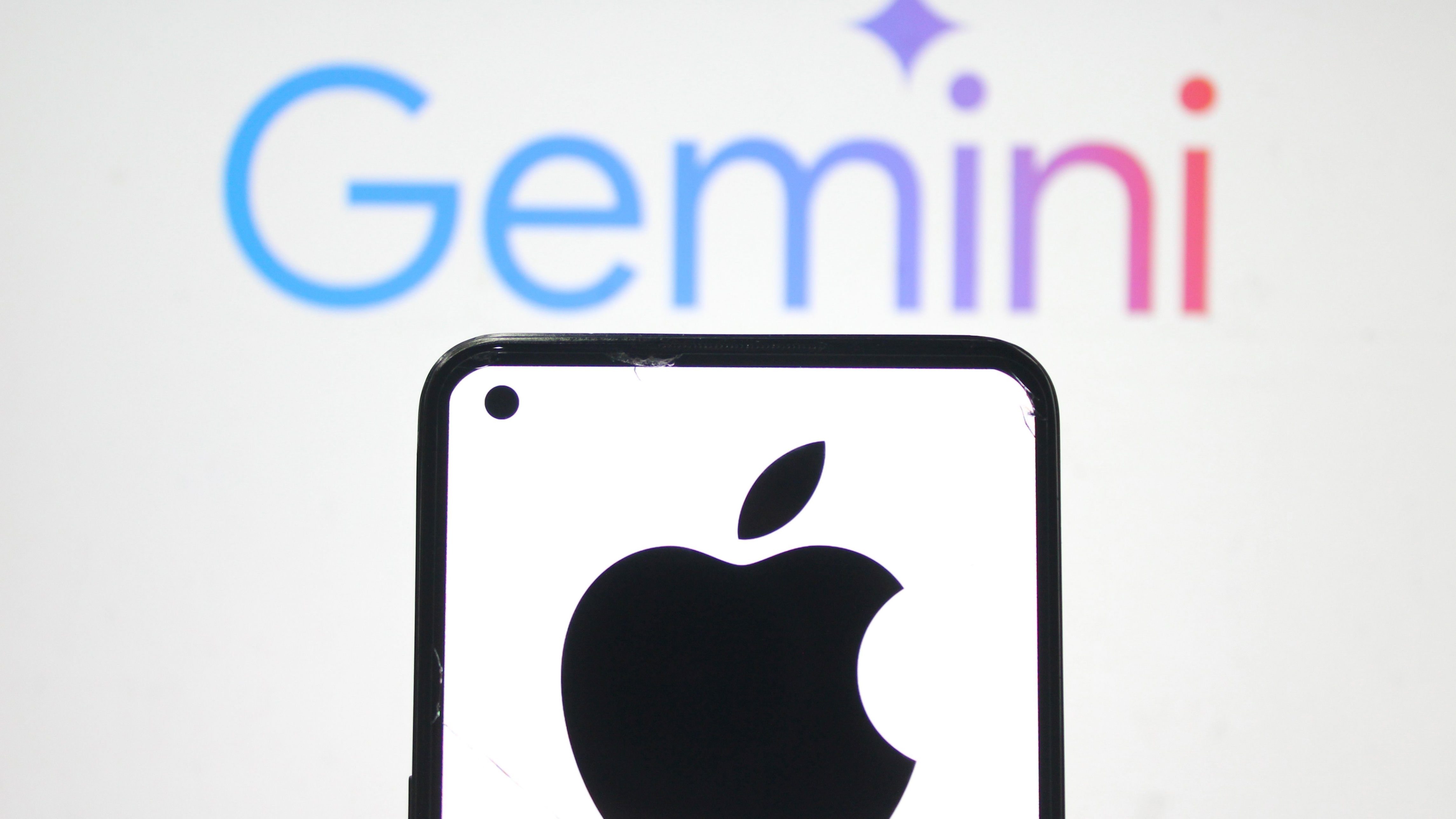 Apple zawiązuje współpracę z Google. Bańka OpenAI może w końcu pęknąć