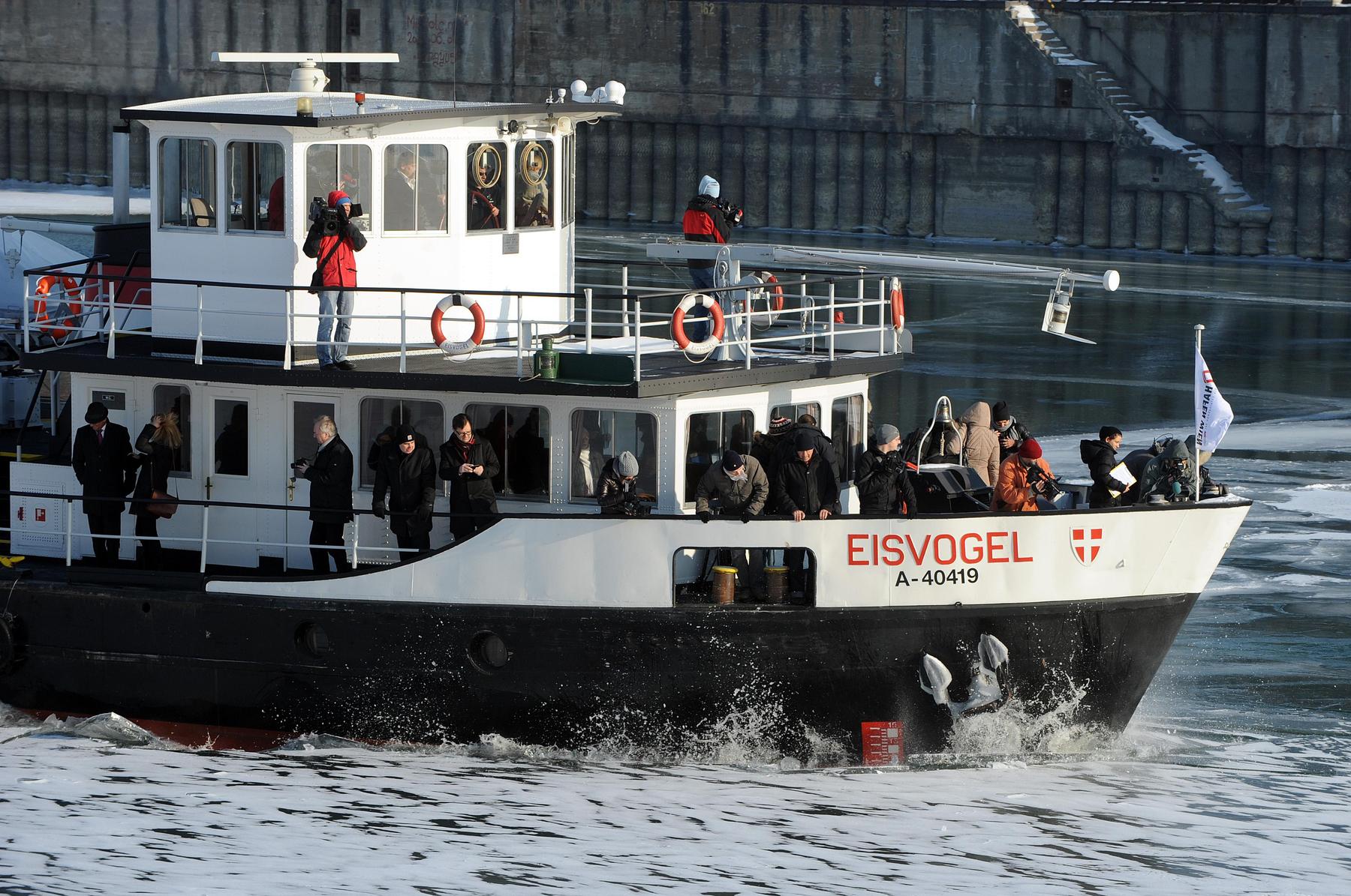 Eisbrecher „MS Eisvogel“ ist im Wiener Hafen im Dauereinsatz