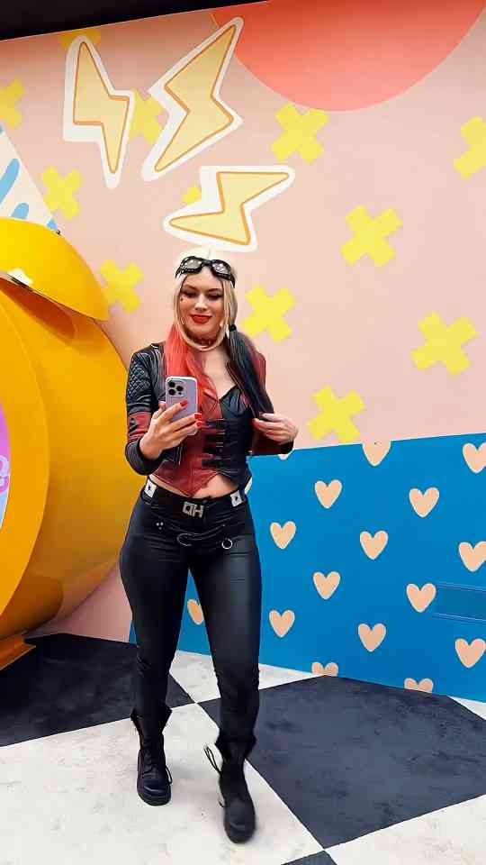 Online life vs real life comparison