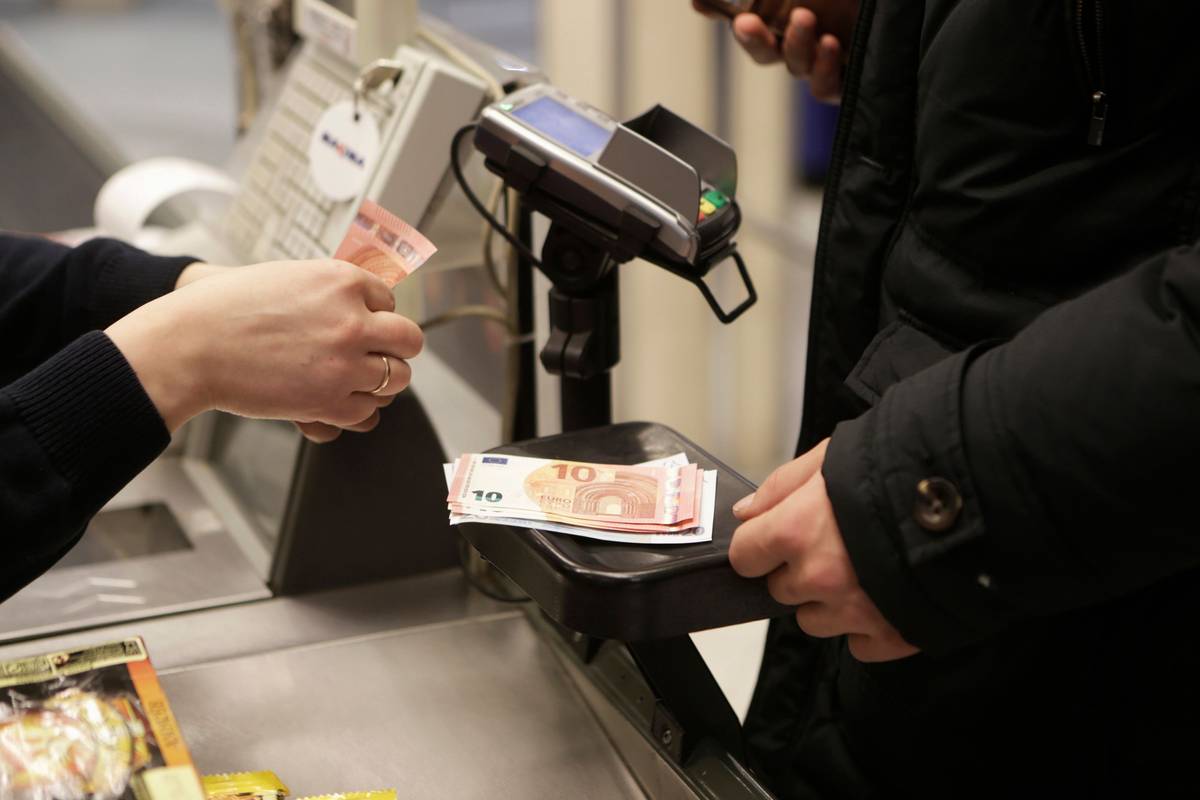 Taxa de inflação baixa para 2,3% em 2025