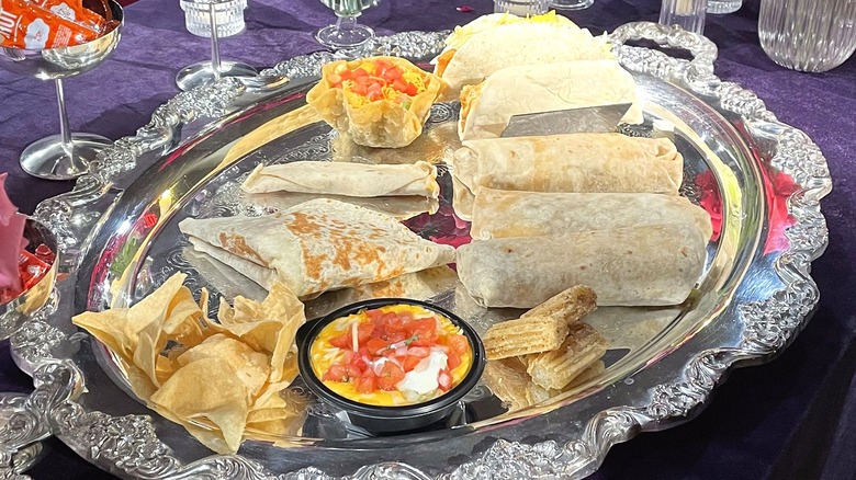 Review: Taco Bell's new luxe value menu items offer tasty (but messy ...
