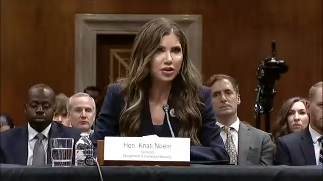 'Rather than photo ops, we need you to focus': Wannabe diva Kristi Noem ...