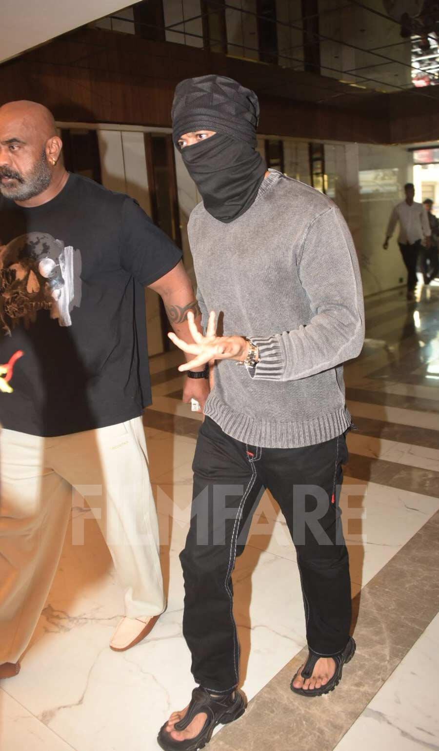 Photos: Yash arrives in Mumbai amid toxic buzz