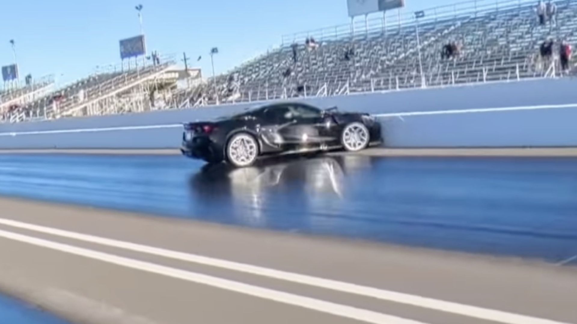 C8 Corvette ZR1 crashes during race against Nissan GT-R: Watch