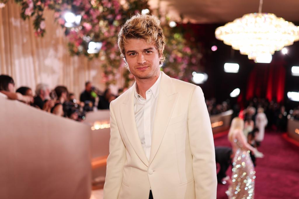 Joe Kerry (Stranger Things) dépasse Taylor Swift sur Spotify avec son ...