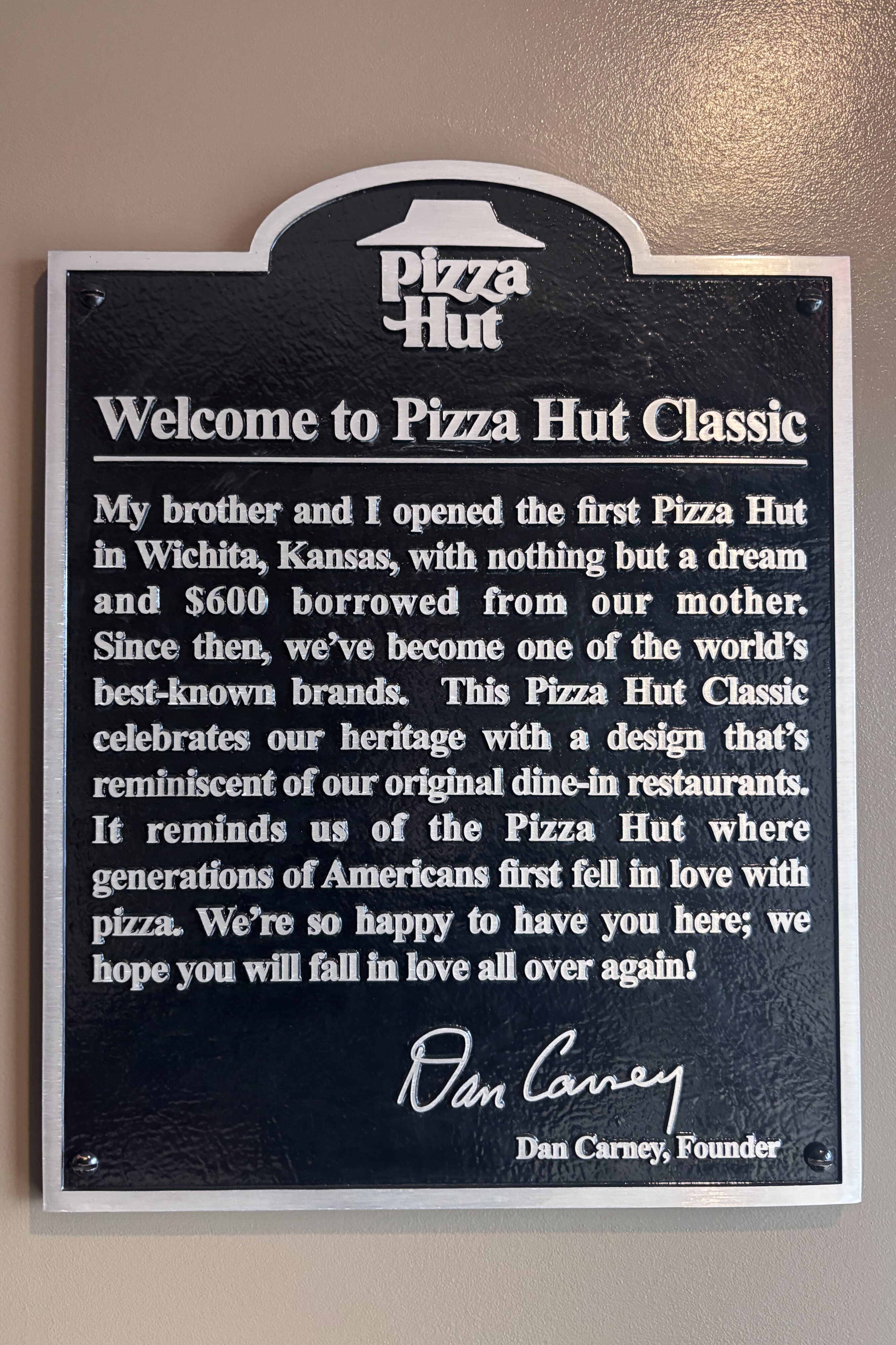 Hungry for nostalgia? Visit this rare ‘classic’ Pizza Hut in ...