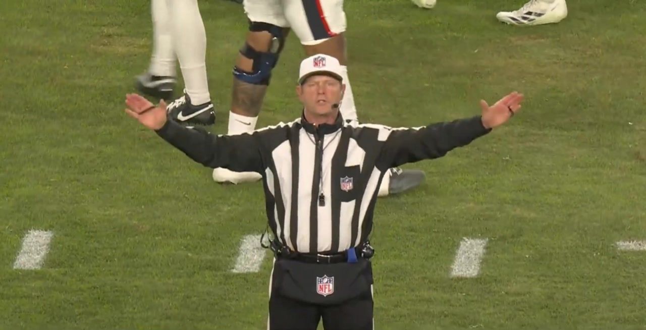 Referee’s slip-up leaves NFL fans laughing in playoffs