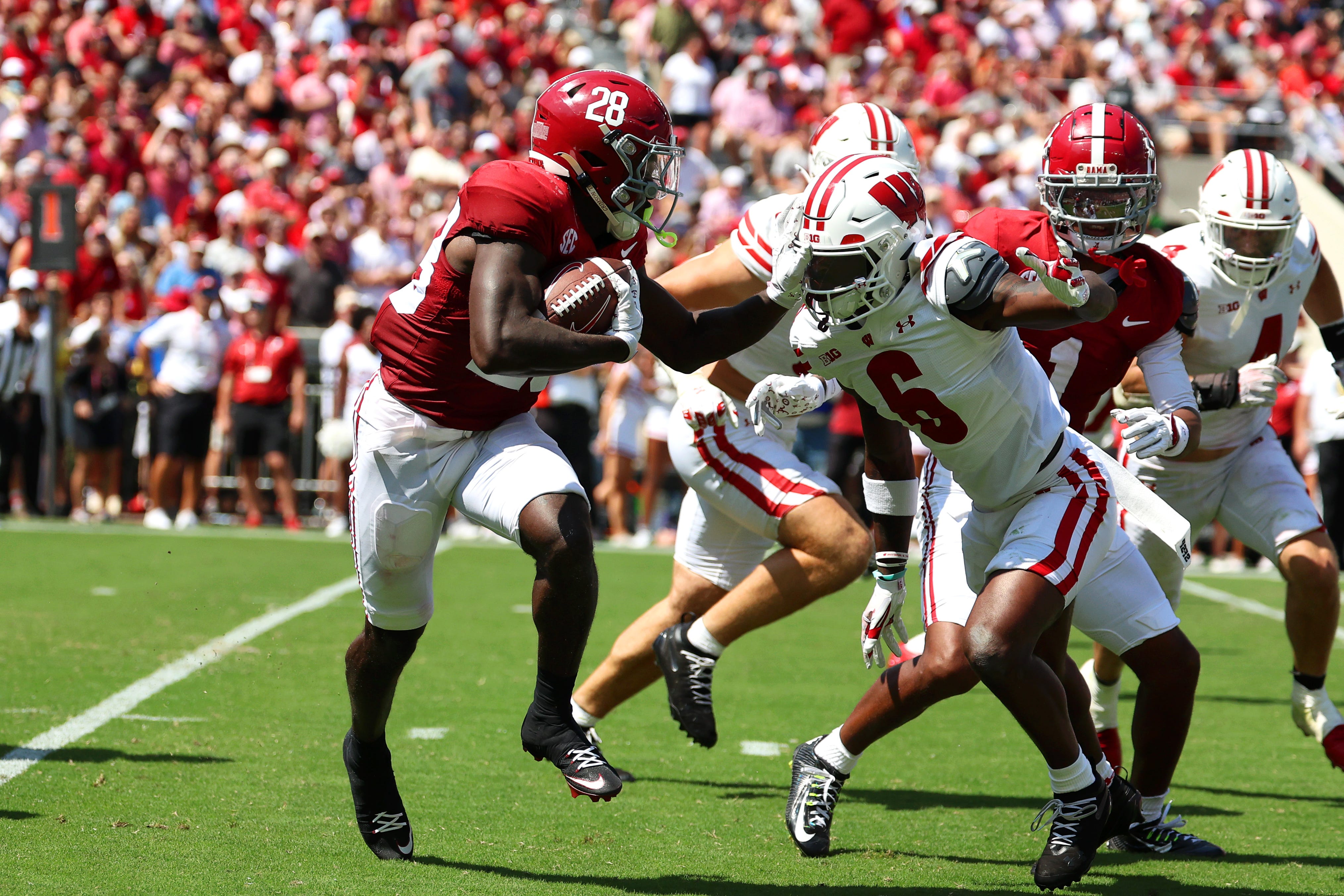 Wisconsin football cornerback enters NCAA transfer portal