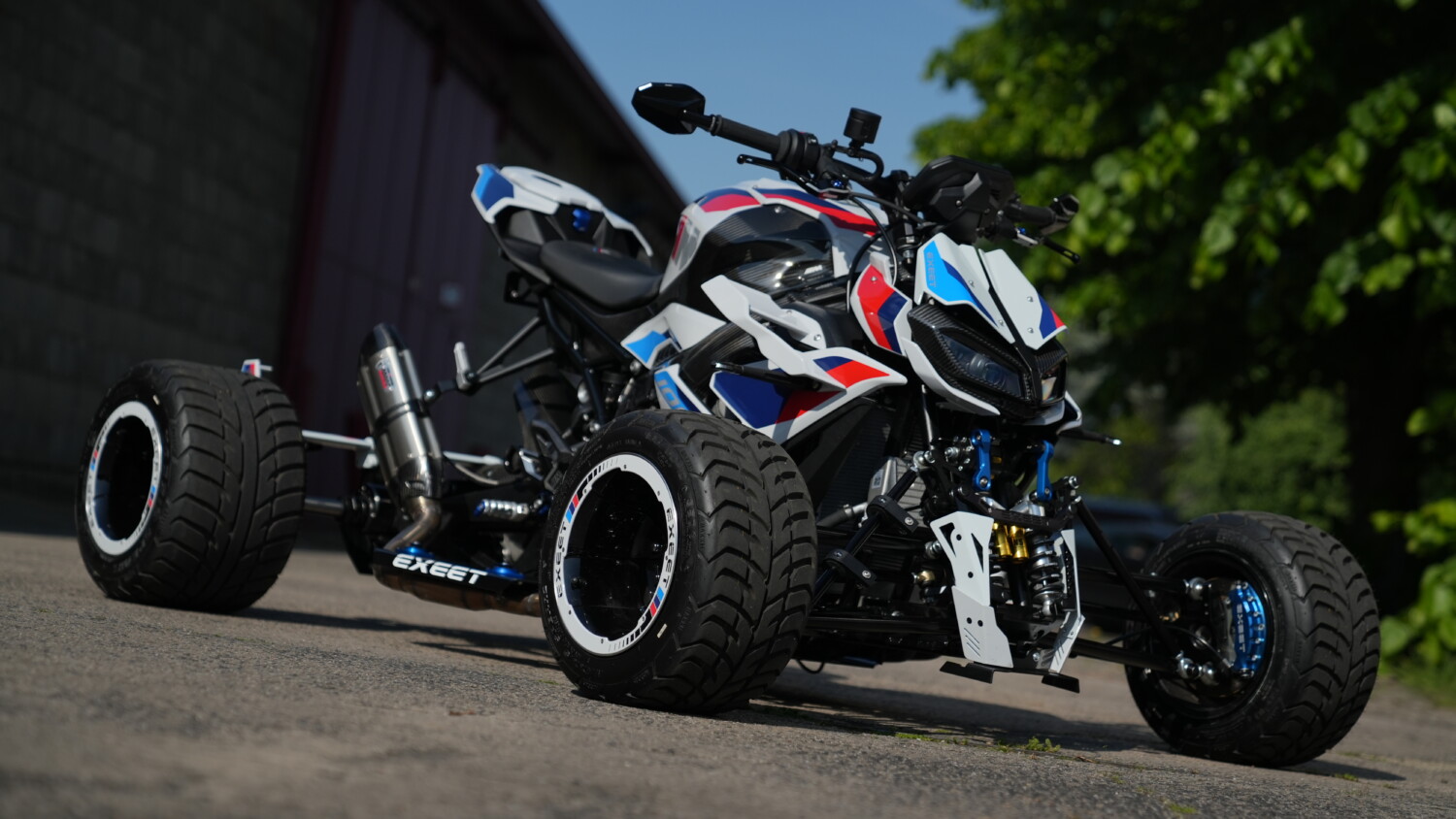 BMW M 1000 R quad : 210 ch accessibles avec un simple permis B?