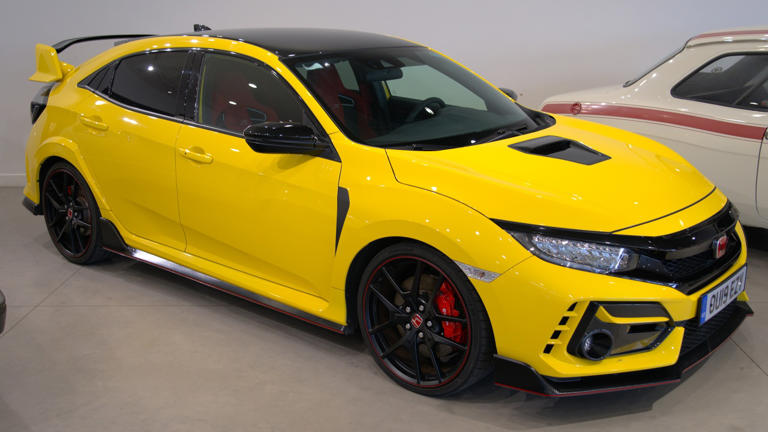 Honda confirms 2026 Civic Type R with higher sticker price