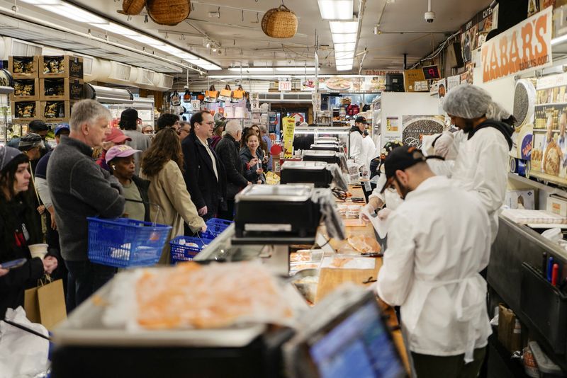 World Bank sees resilient global growth in 2026 amid tariffs but fading ...