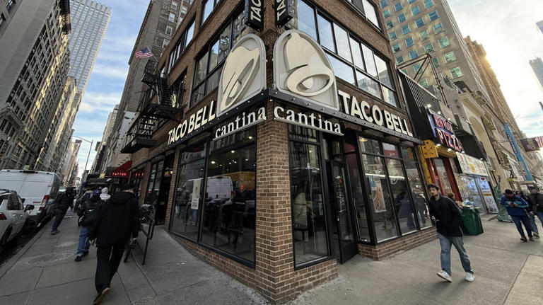 Review: Taco Bell's new luxe value menu brings familiar flavors at an ...