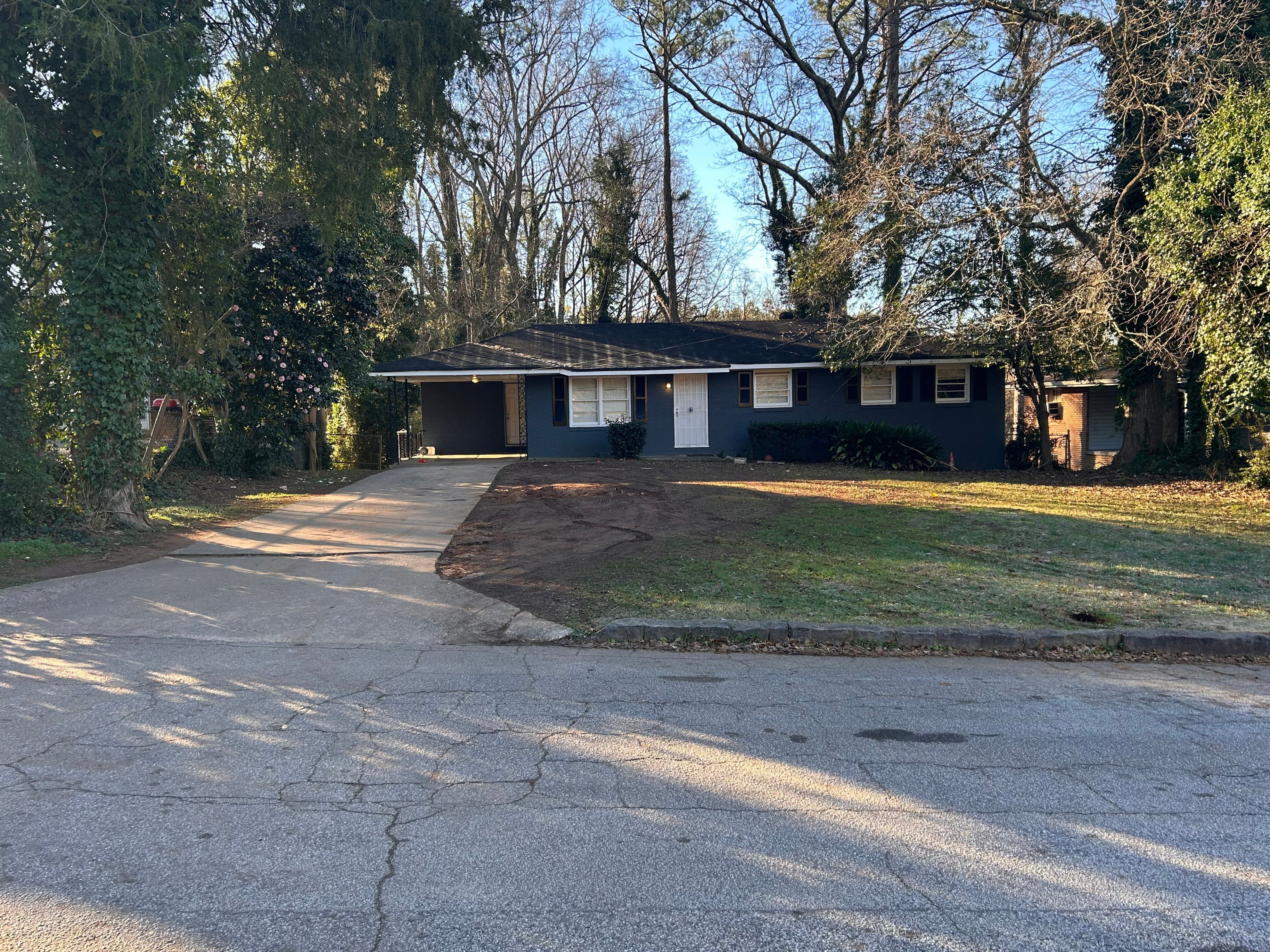 Man shot to death in DeKalb County neighborhood, police say