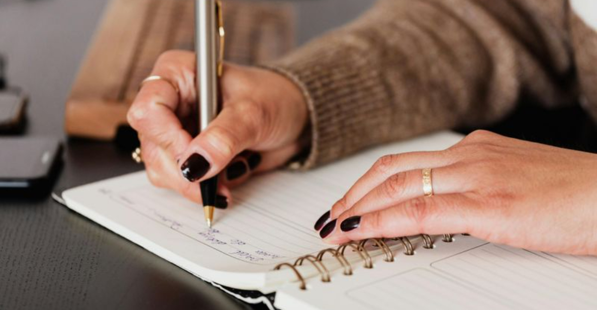 People who use paper planners tend to have these 7 traits, according to ...
