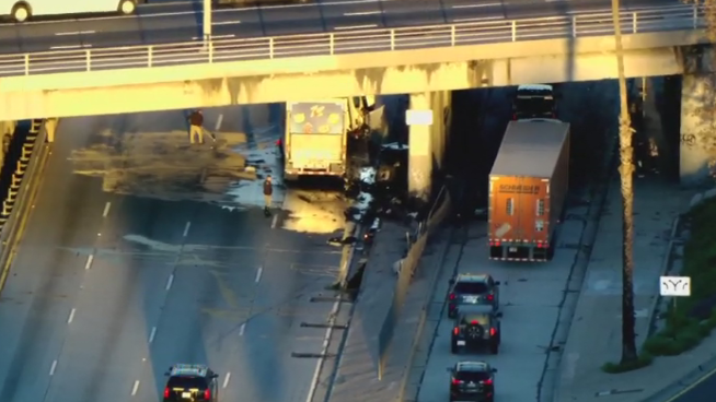 Northbound lanes of 101 Freeway closed in East Hollywood after crash