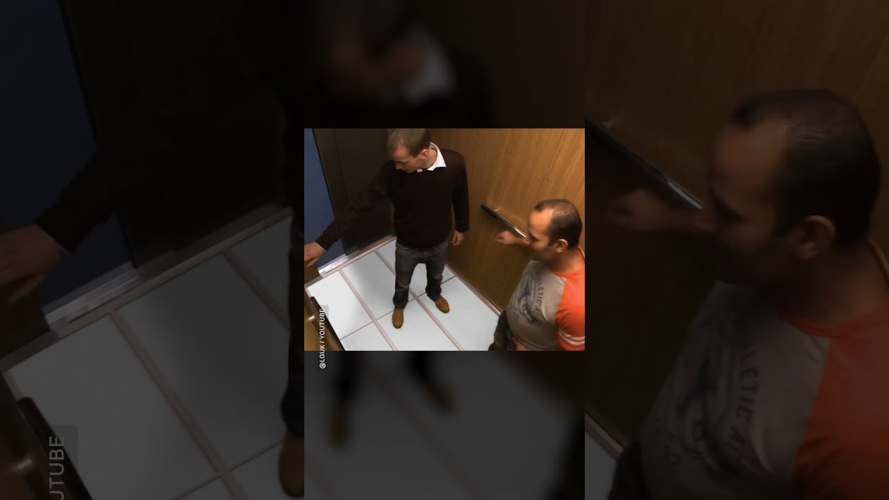 Elevator prank shows how realistic LG monitors appear