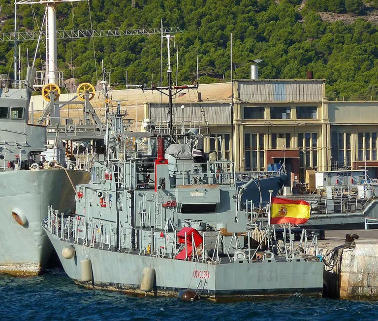 La Armada Española se enfrenta a las grandes potencias y avanza con un ...