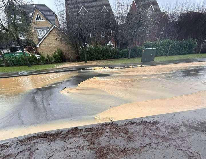 Pictures show major water leak in Brishing Lane in Park Wood, near ...