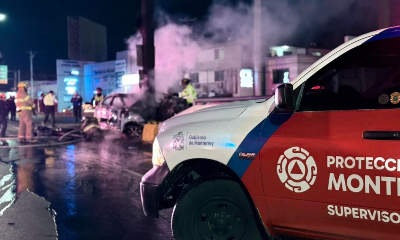 Muere conductor calcinado tras choque e incendio en avenida Garza Sada ...