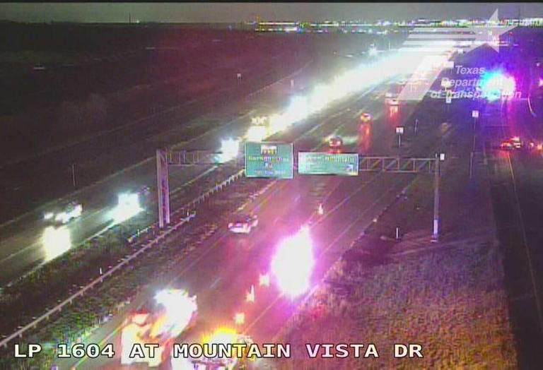 Major rollover crash on Loop 1604 closes lanes, causes delays