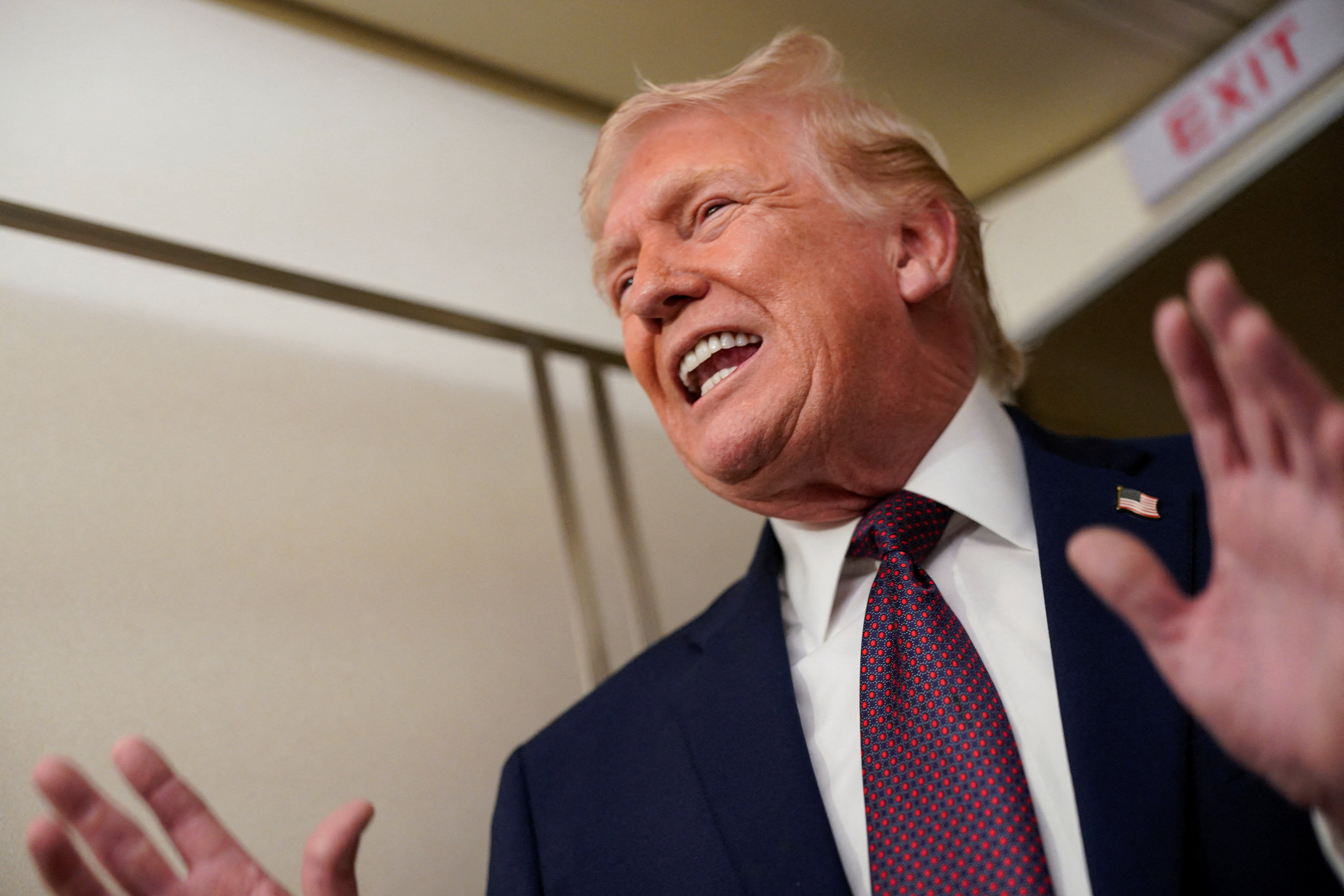 Trump cancels US-Iran meetings, urges protesters to take over institutions