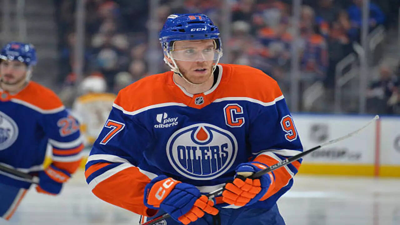 Connor McDavid passes Wayne Gretzky to become Edmonton Oilers' record ...