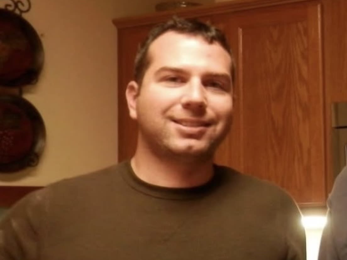 Neighbour of ICE agent Jonathan Ross deletes TikTok after inviting ...