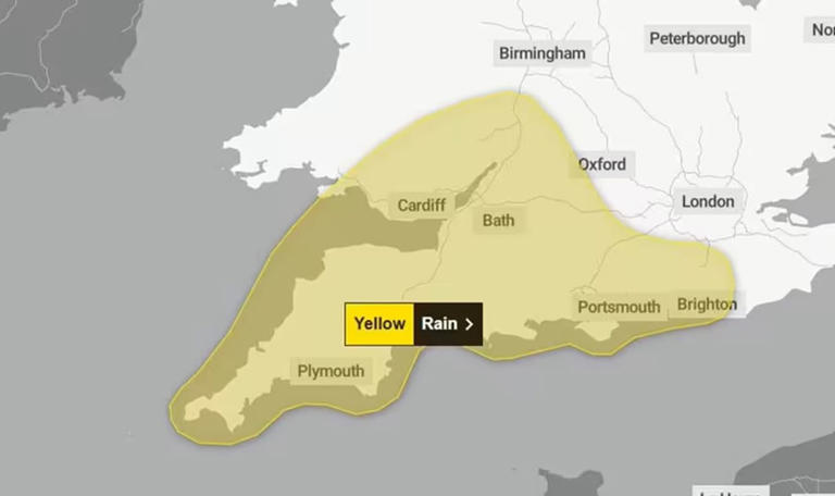 Met Office warns 39 UK areas as drivers told to pack blankets for flood ...
