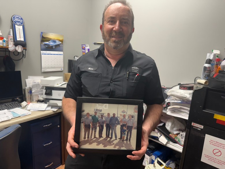 Sandy Springs police to honor former auto shop owner at Veterans Park