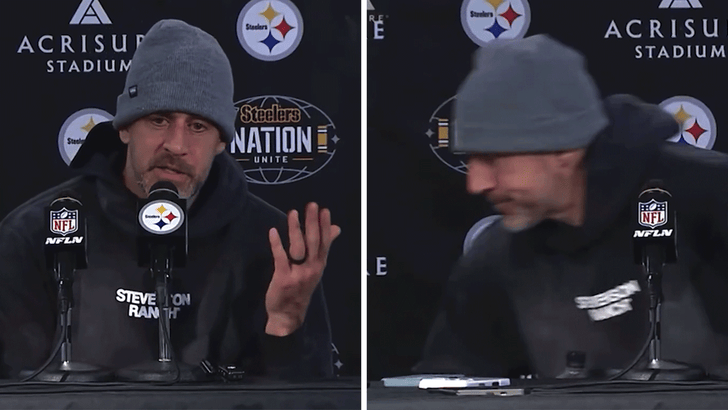 Aaron Rodgers defends Mike Tomlin following wild card loss