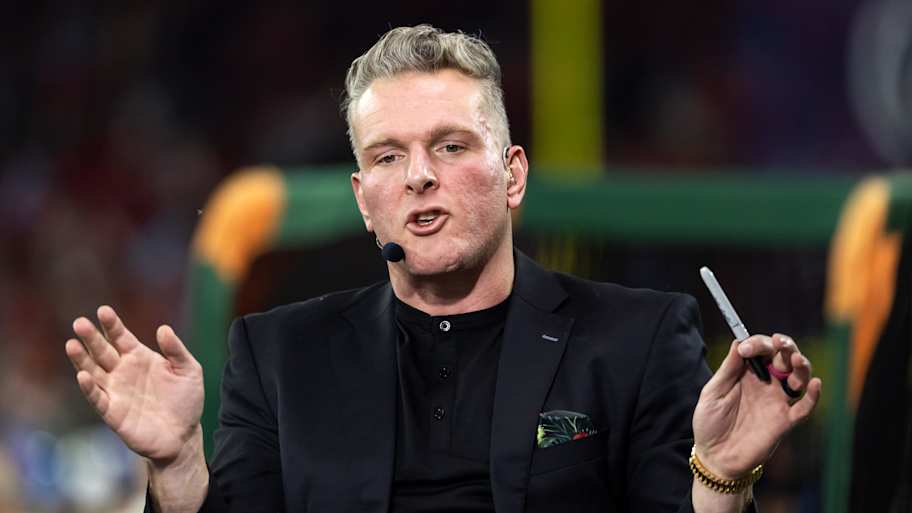 Pat McAfee doesn't hold back on Indiana Hoosiers after beating Oregon