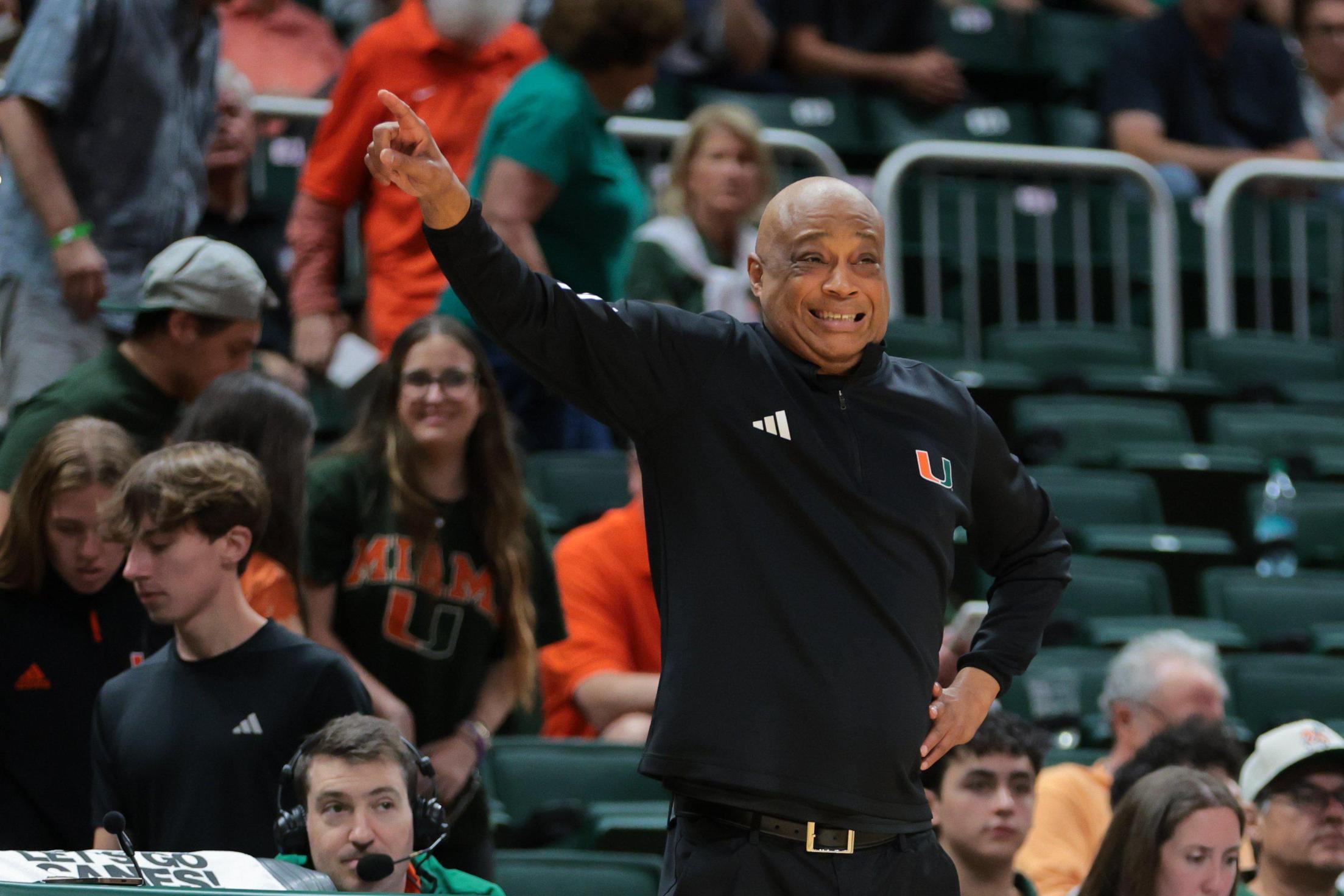 Former UM basketball coach Bill Courtney dies in Philadelphia. He was 55