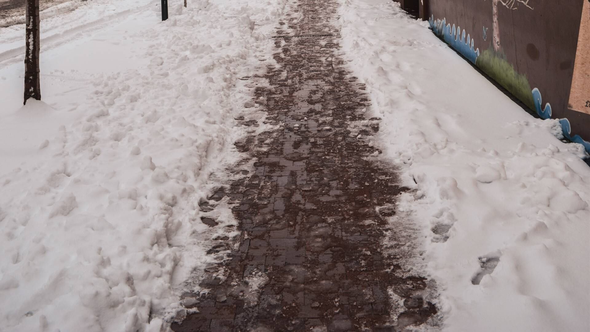 Stevens Point reminds property owners to keep sidewalks clear of ice