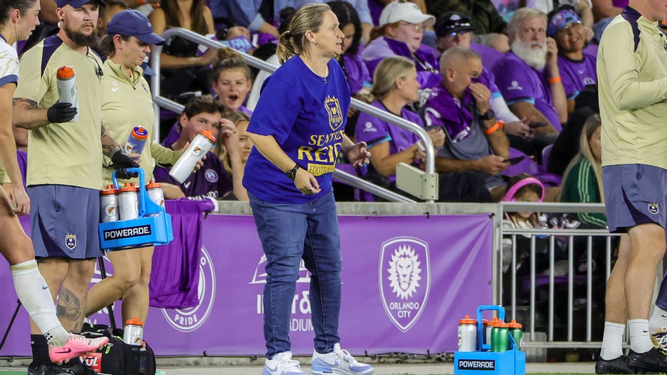 Seattle Reign extend contract of coach Laura Harvey to 2028