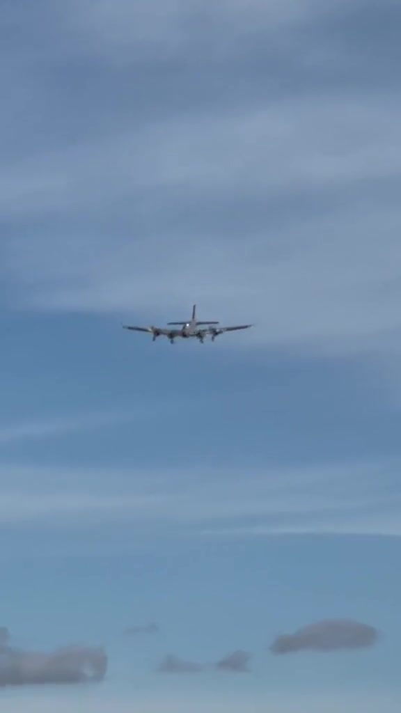 RC B-17 bomber gets a roaring new sound system