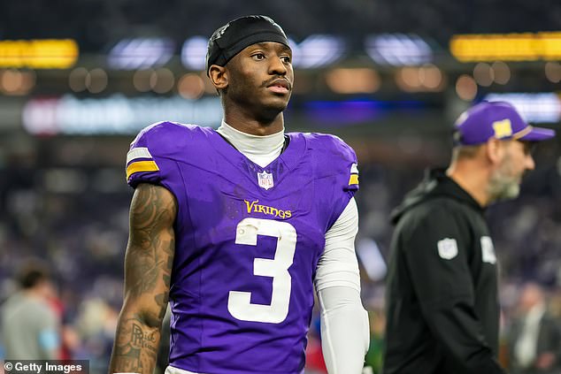 NFL star arrested again just a month after having his DUI probation ...