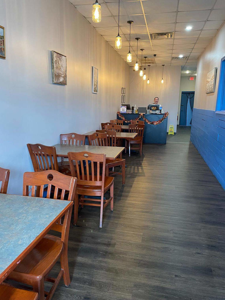 Here's what to try at new, locally-owned seafood restaurant in Warner ...