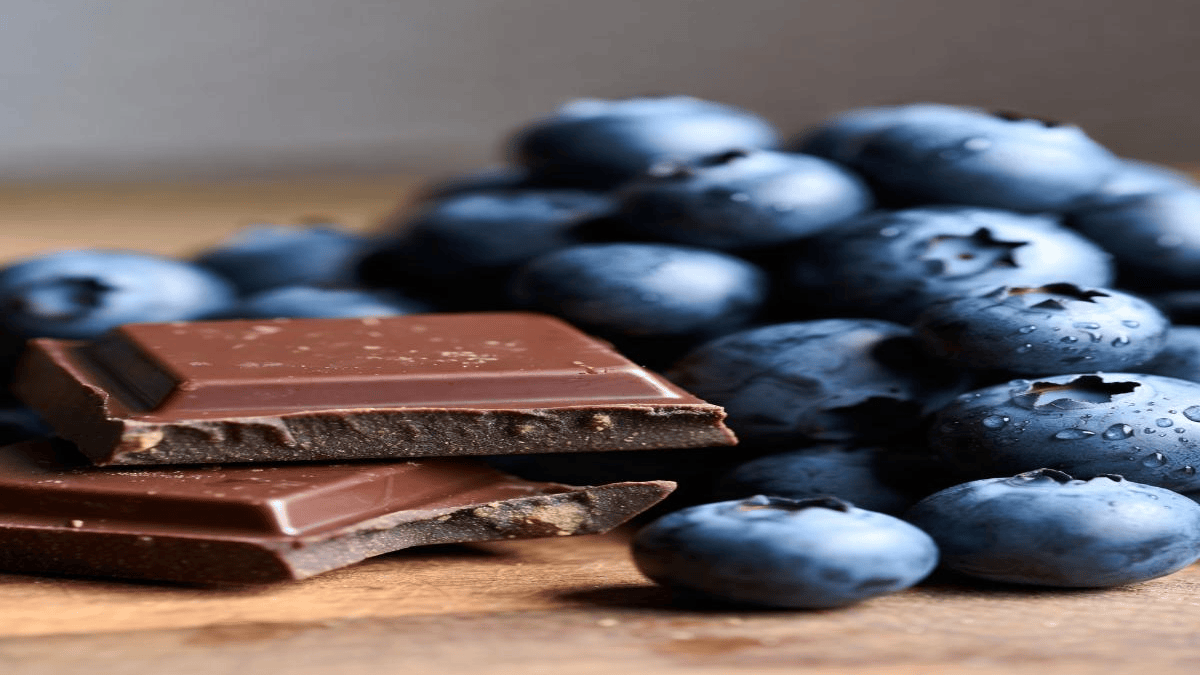 Dark chocolate vs. blueberries: Which superfood has more antioxidants?